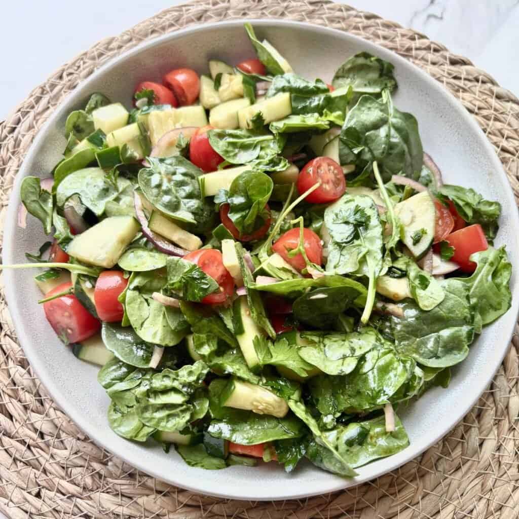 Fresh Green Salad Using Simple Garden Ingredients ...